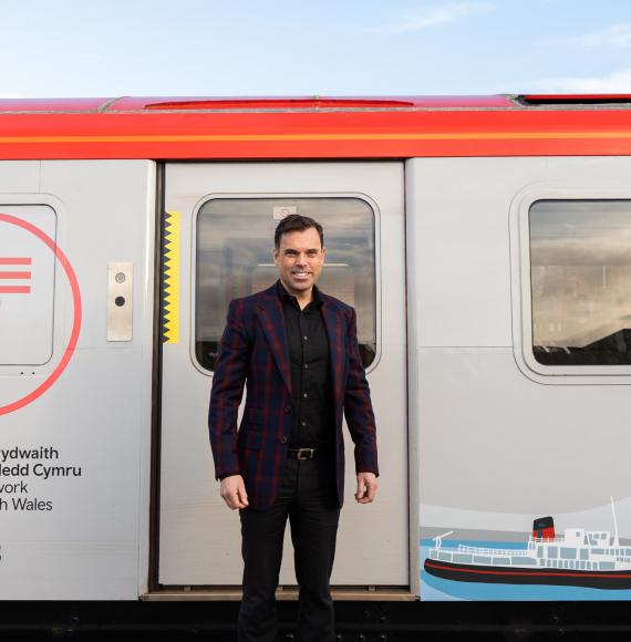 FirstGroup Expands Lumo Services with New London to Stirling Route | Rail News